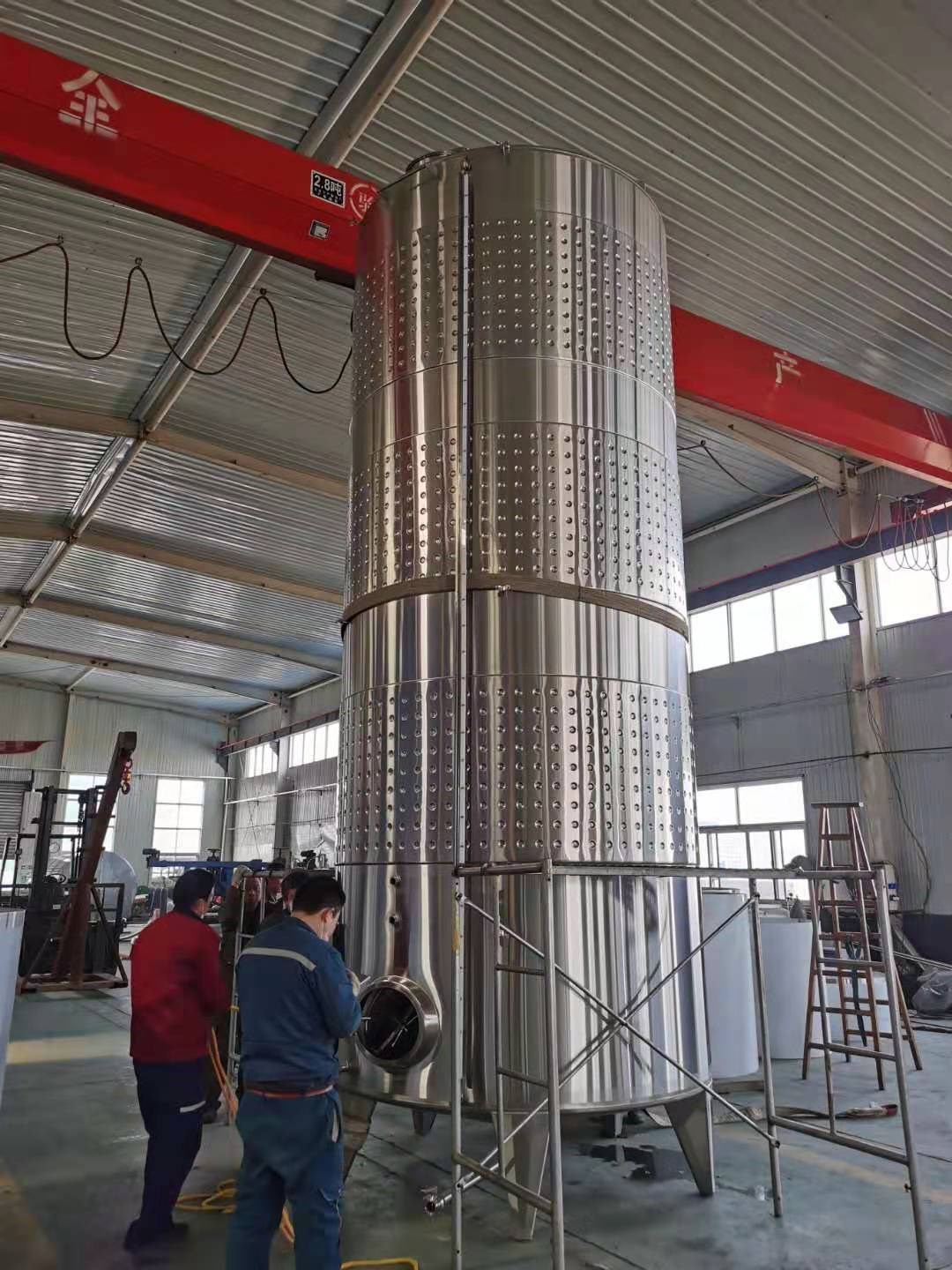 180bbl jacketed cider fermentation tanks